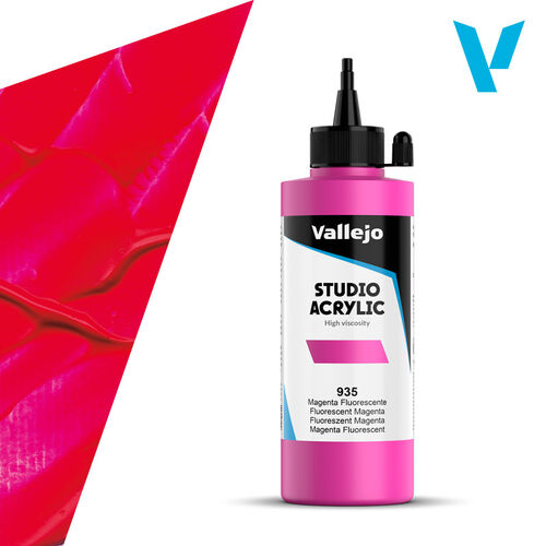 NEW! Vallejo 22935 935 Studio Acrylic - Fluorescent Magenta