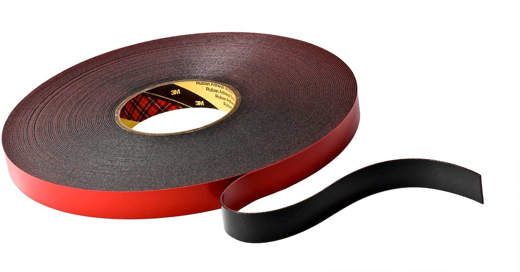 3M 5925F/1233 lepljiva traka 33 m x 12 mm