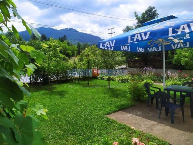 Kuca u Surdulici,180m2,6ari placa