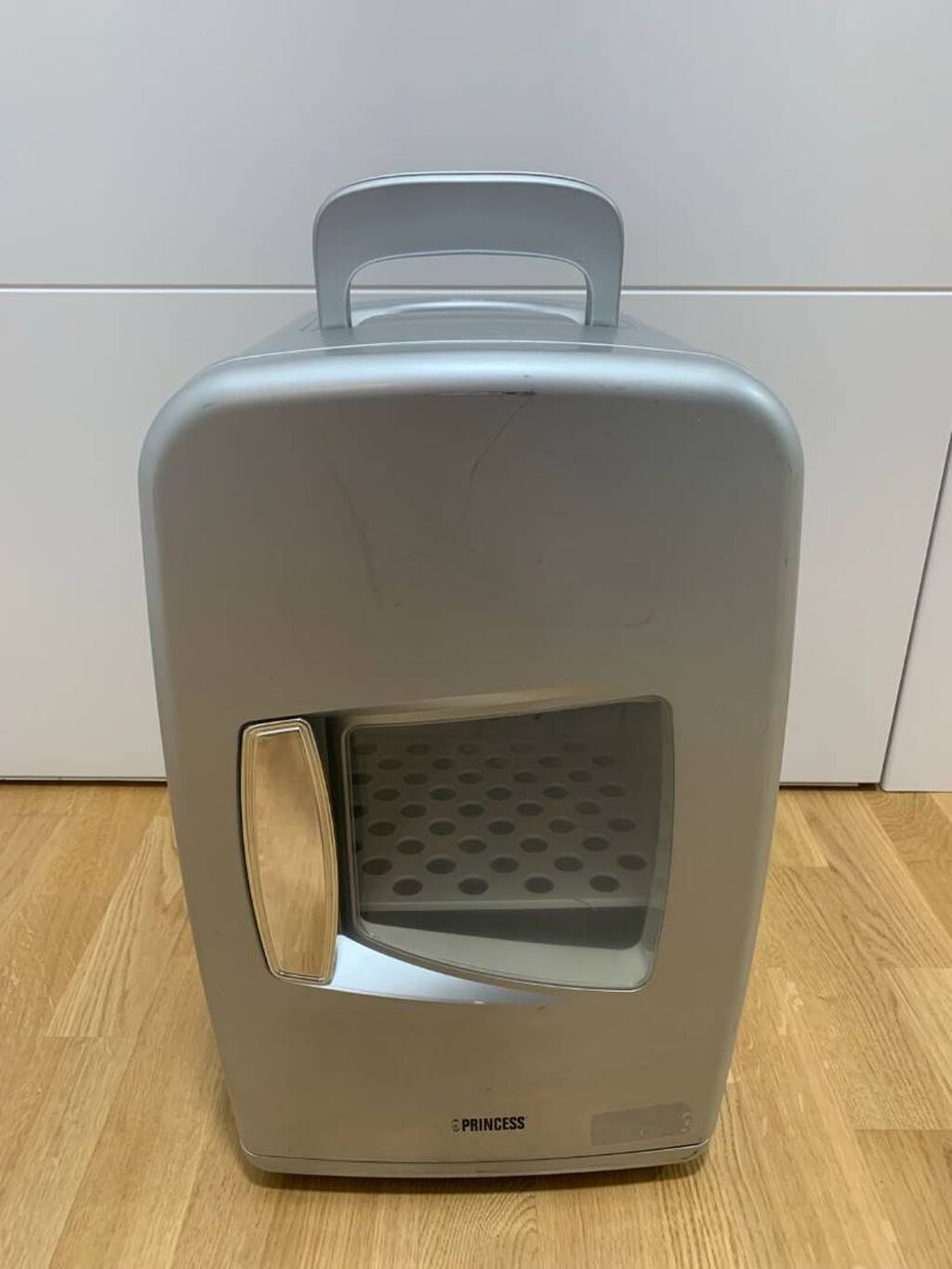 Mini frizider Princess 12 - 220V Odlican frizider poznatog brenda
