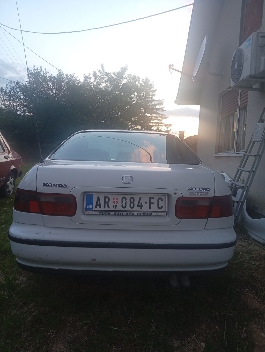 Honda Accord 20 TDI . 1996 godiste. Vlasnik. Farban ceo,uradjeni