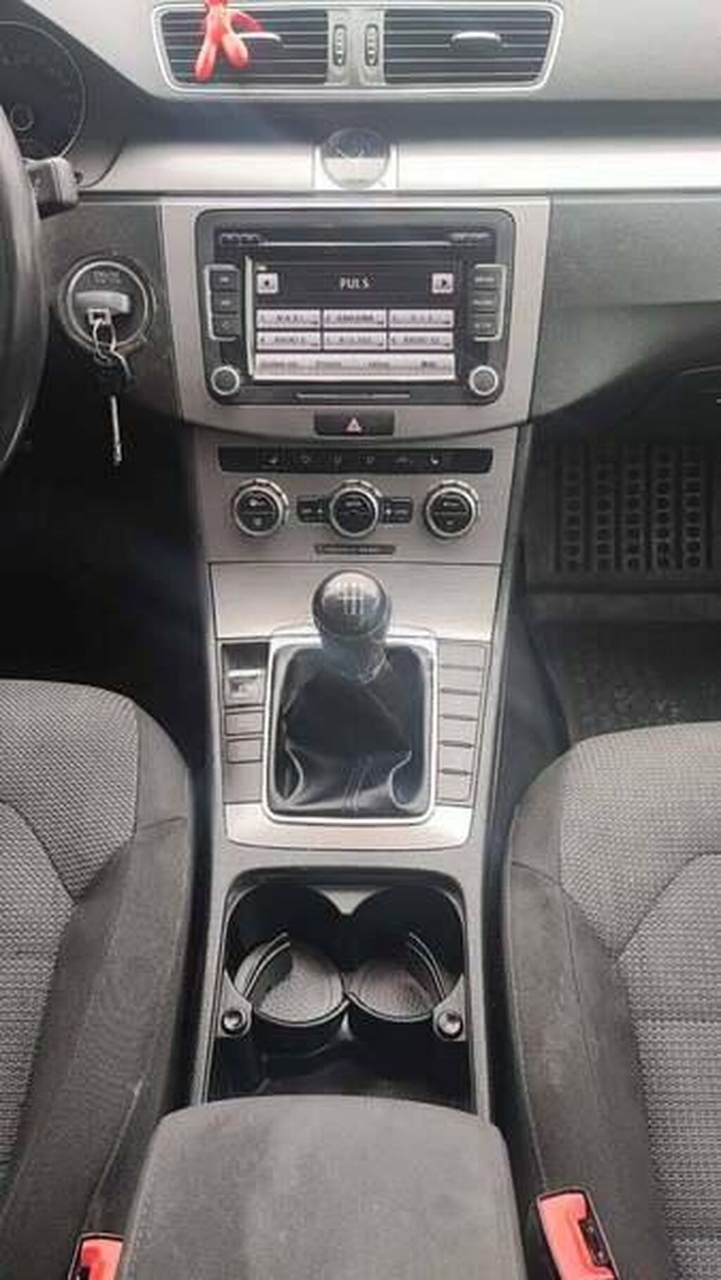 DRŽAČI ZA ČAŠE ZA VOLKSWAGEN PASSAT B7 | Držači za čaše za VW Passat