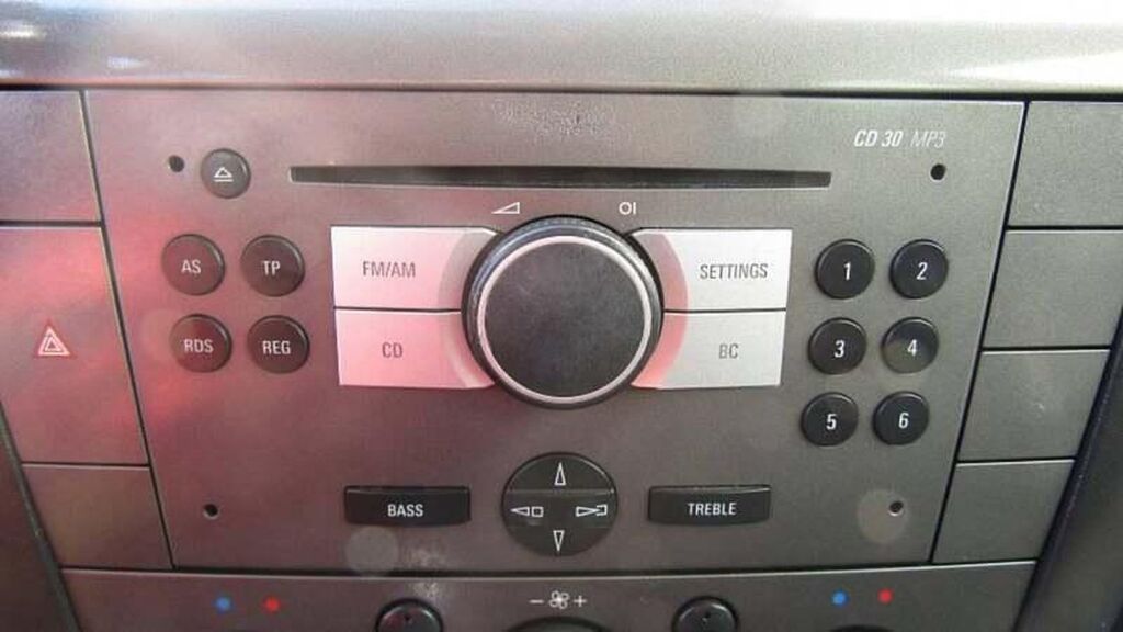 RADIO / CD ZA OPEL SIGNUM | Polovni originalni delovi za Opel Signum