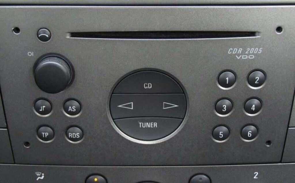 RADIO / CD ZA OPEL AGILA | Polovni originalni delovi za Opel Agila A