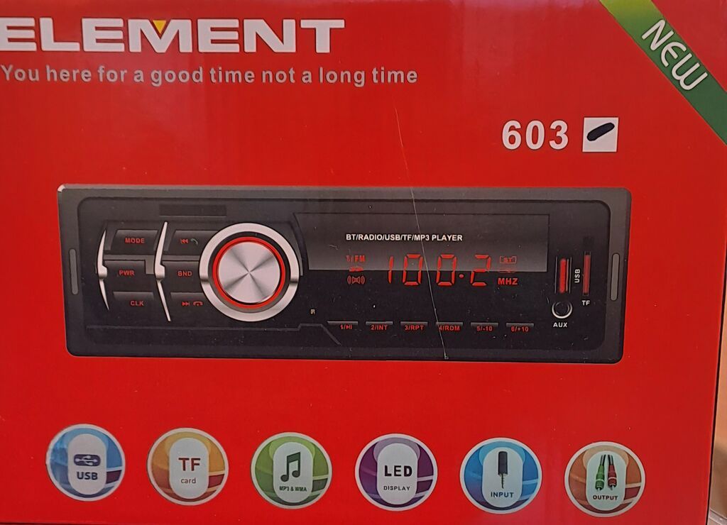 Auto radio čita sve mp3 formate i muziku možete slušati preko usb