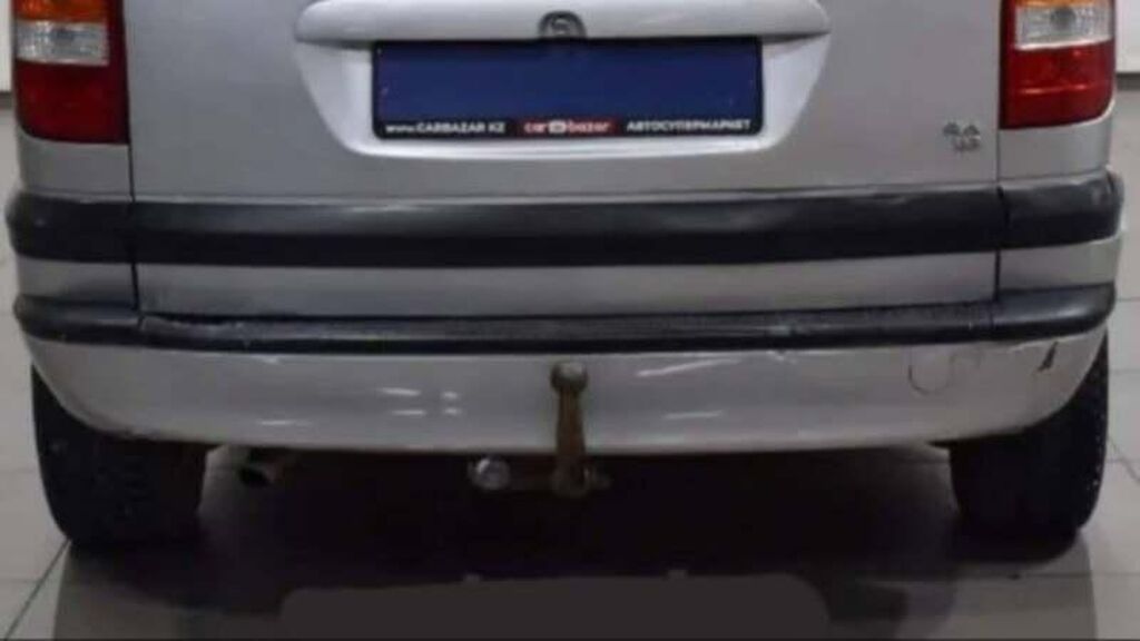 ZADNJI BRANIK ZA OPEL ZAFIRA OD 1999. DO 2006. GOD. | Polovni