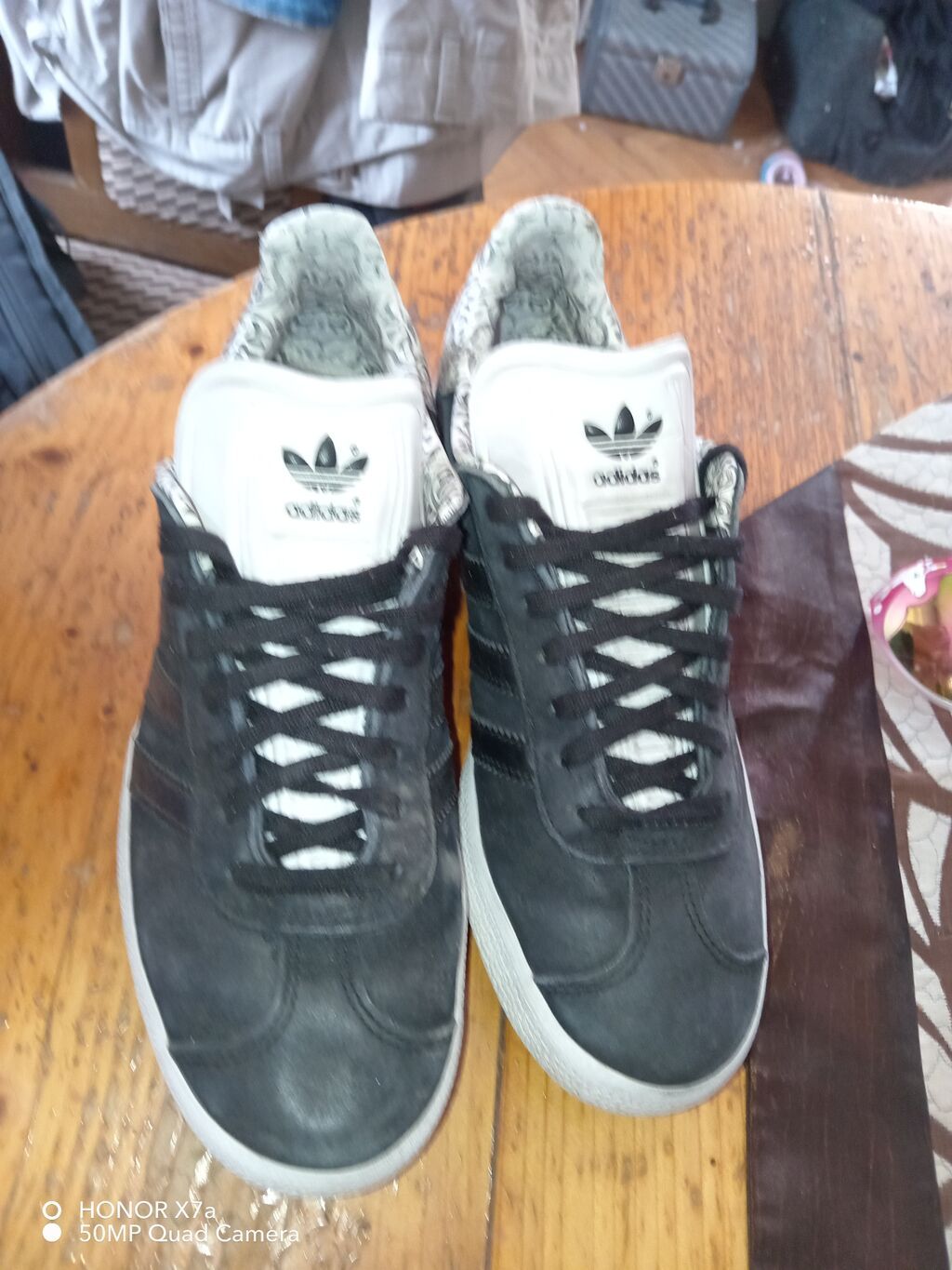Original addidas patike gazele 39 1/3 broj U erfektnom stqnju 5000