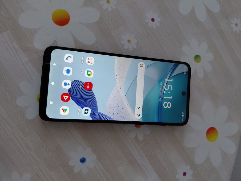 Motorola pametni telefon iz naslova ne dolazi u originalnom