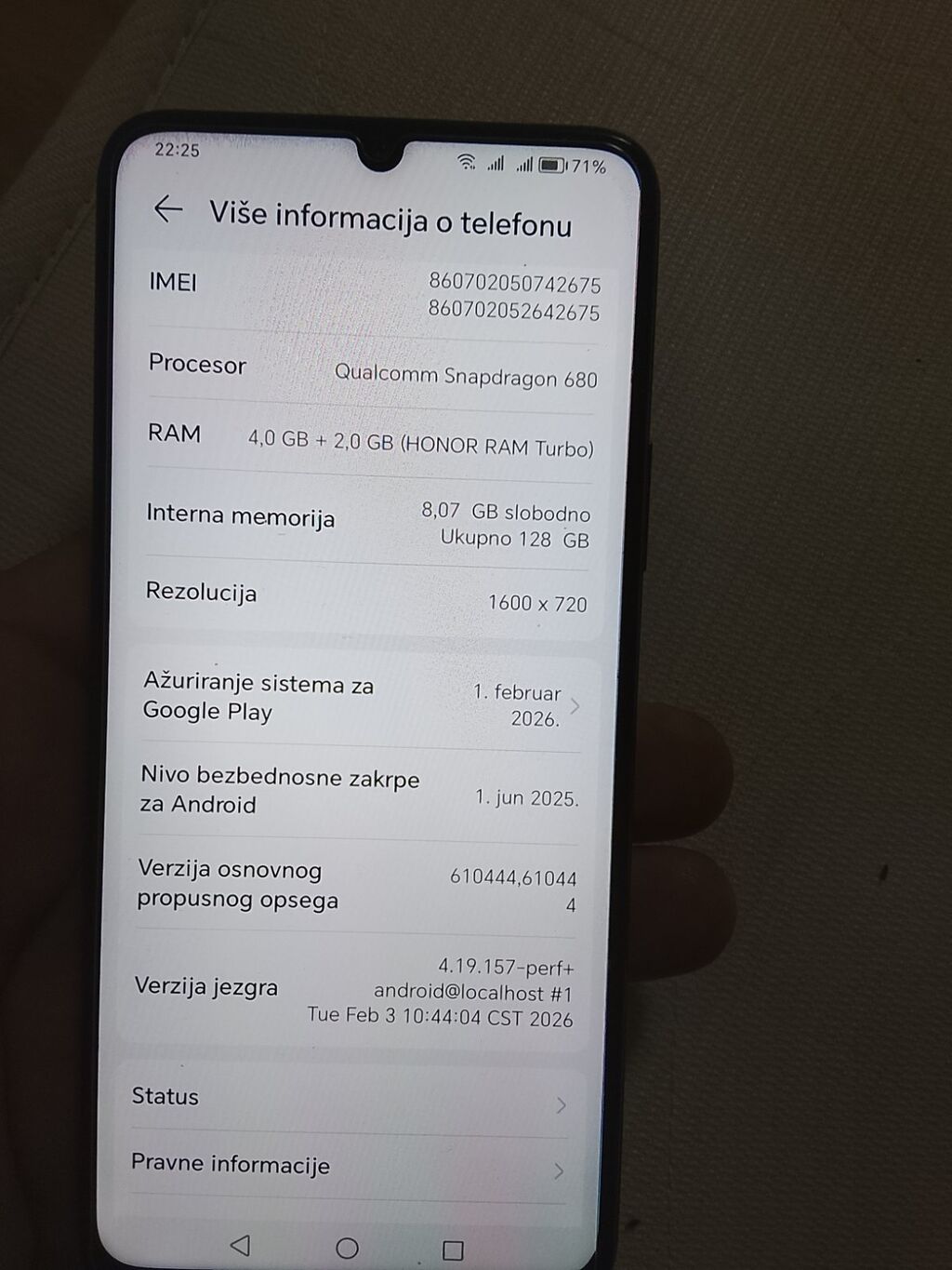 Honor (model CMA-LX1) smartphone - Ekran: 6.5" HD+ rezolucije 1600 ×