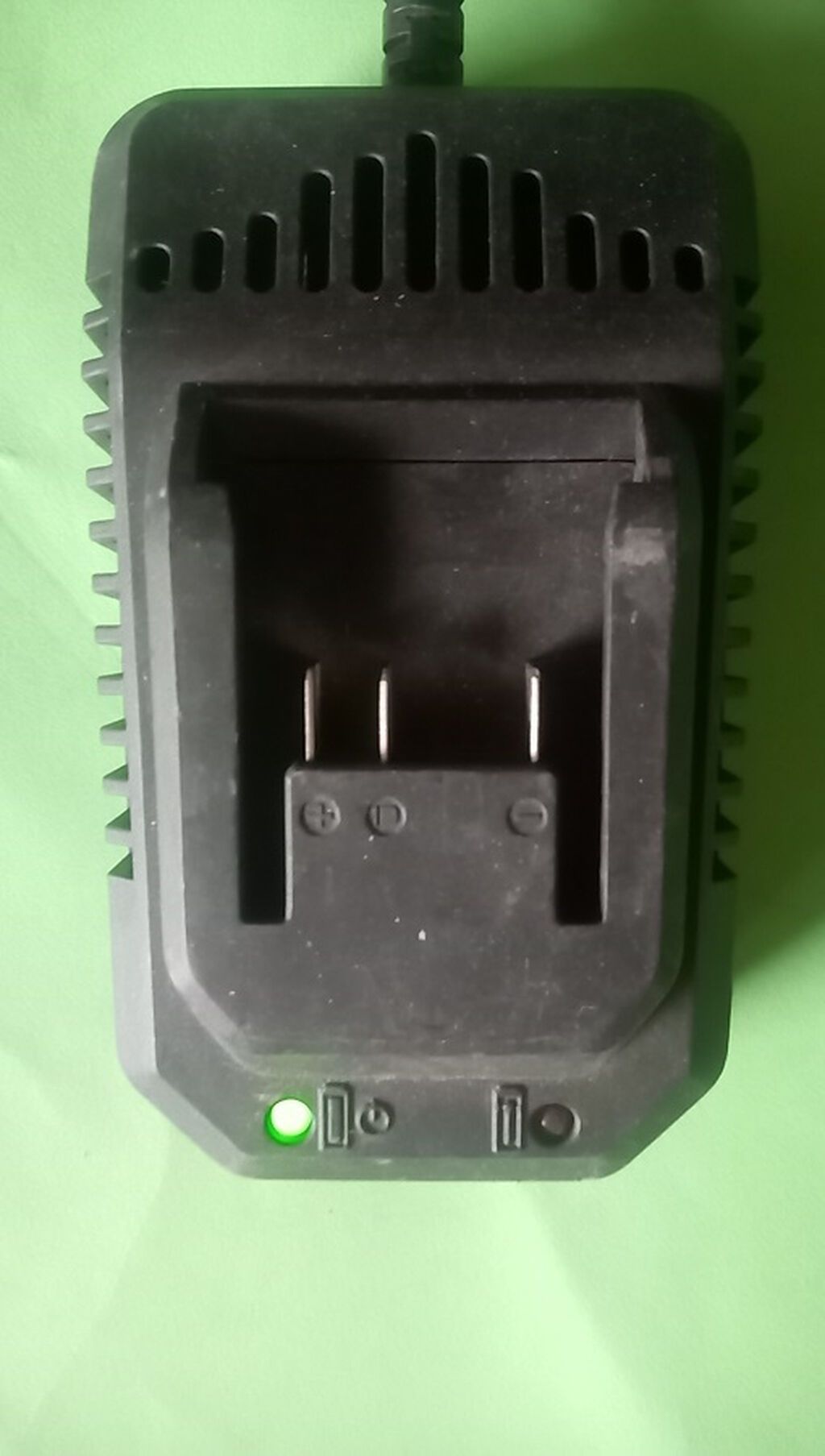 Tedura punjač za Li-ion baterije, model XZ2150 Tehničke