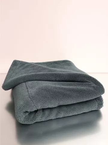 PEŠKIR ZA SUŠENJE I BRISANJE AUTA 1200G 60×90 CM ±5% – MIKROFIBER PEŠKIR ZA AUTO