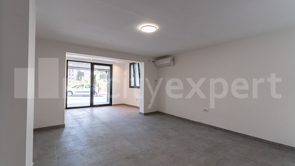 Poslovni prostor za izdavanje BEZ PROVIZIJE: Ostalo, 35m², Ratka Mitrovića, Čukarica - 700€