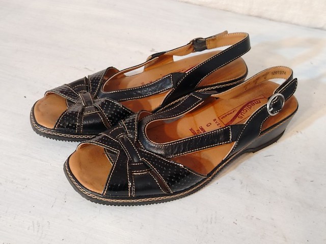 Medicus Svenja G5 sandale 38-1500 dinara
