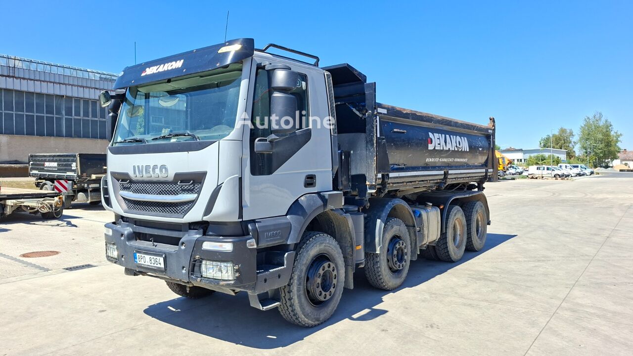 Prodaje se IVECO TRAKKER AD 340 T 46 8X4 kiper na aukciji