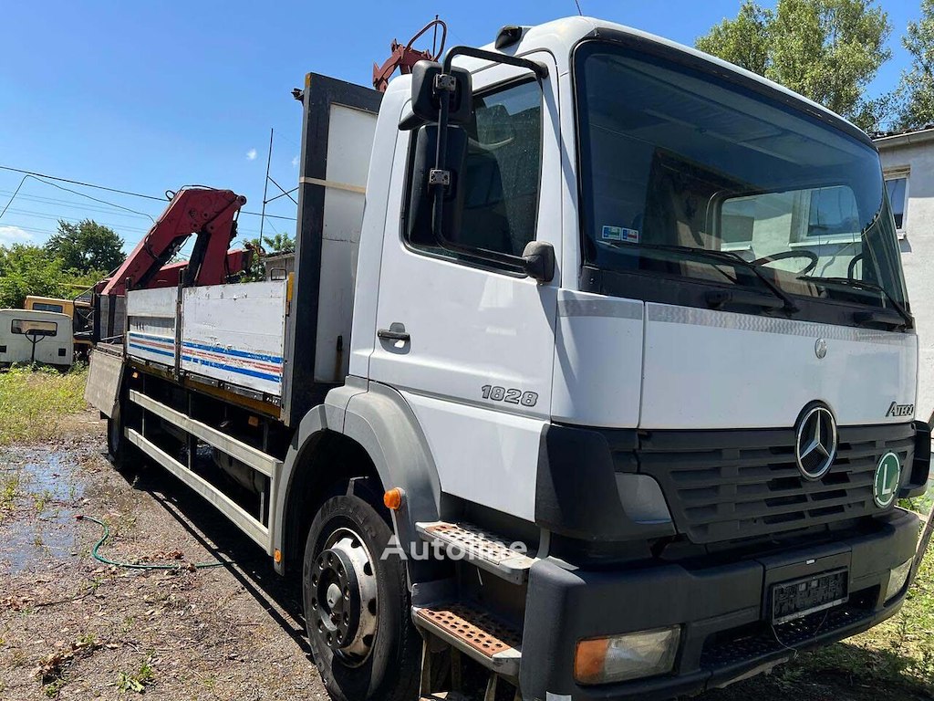 Mercedes-Benz Atego kamion s ravnom platformom