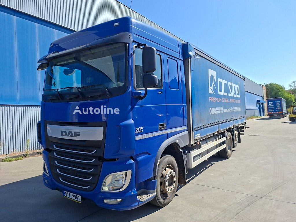 Prodaje se DAF XF 510 FAN 6X2 kamion sa kliznom ceradom na aukciji