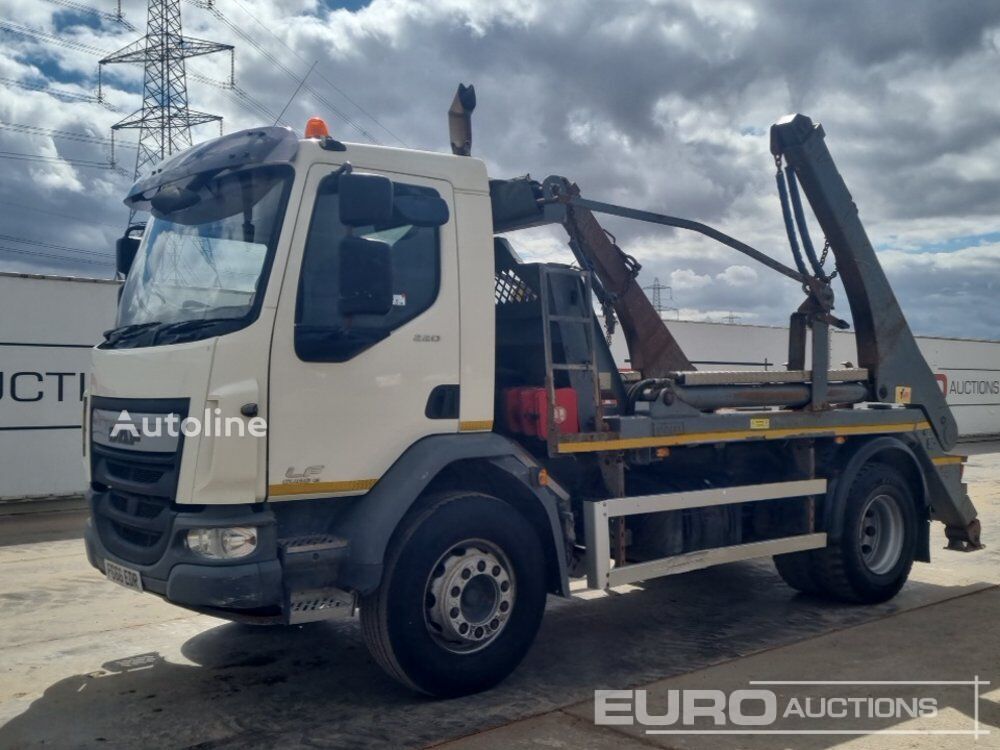 Prodaje se DAF LF220 kamion podizač kontejnera na aukciji