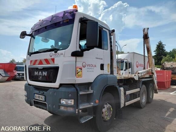 Prodaje se MAN TGS 26.360 kamion podizač kontejnera na aukciji