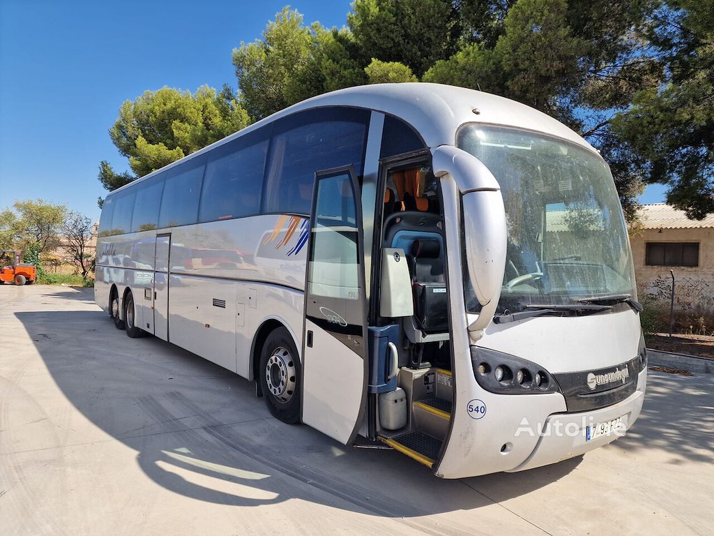 Volvo B12 turistički autobus