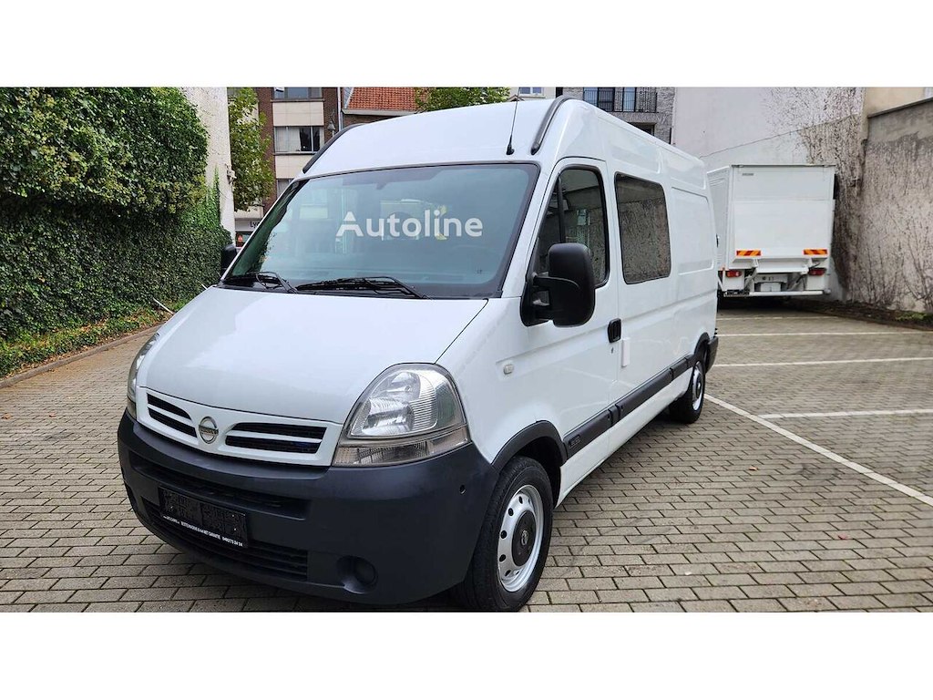 Prodaje se Nissan Interstar F3B1H6 kamper kombi na aukciji