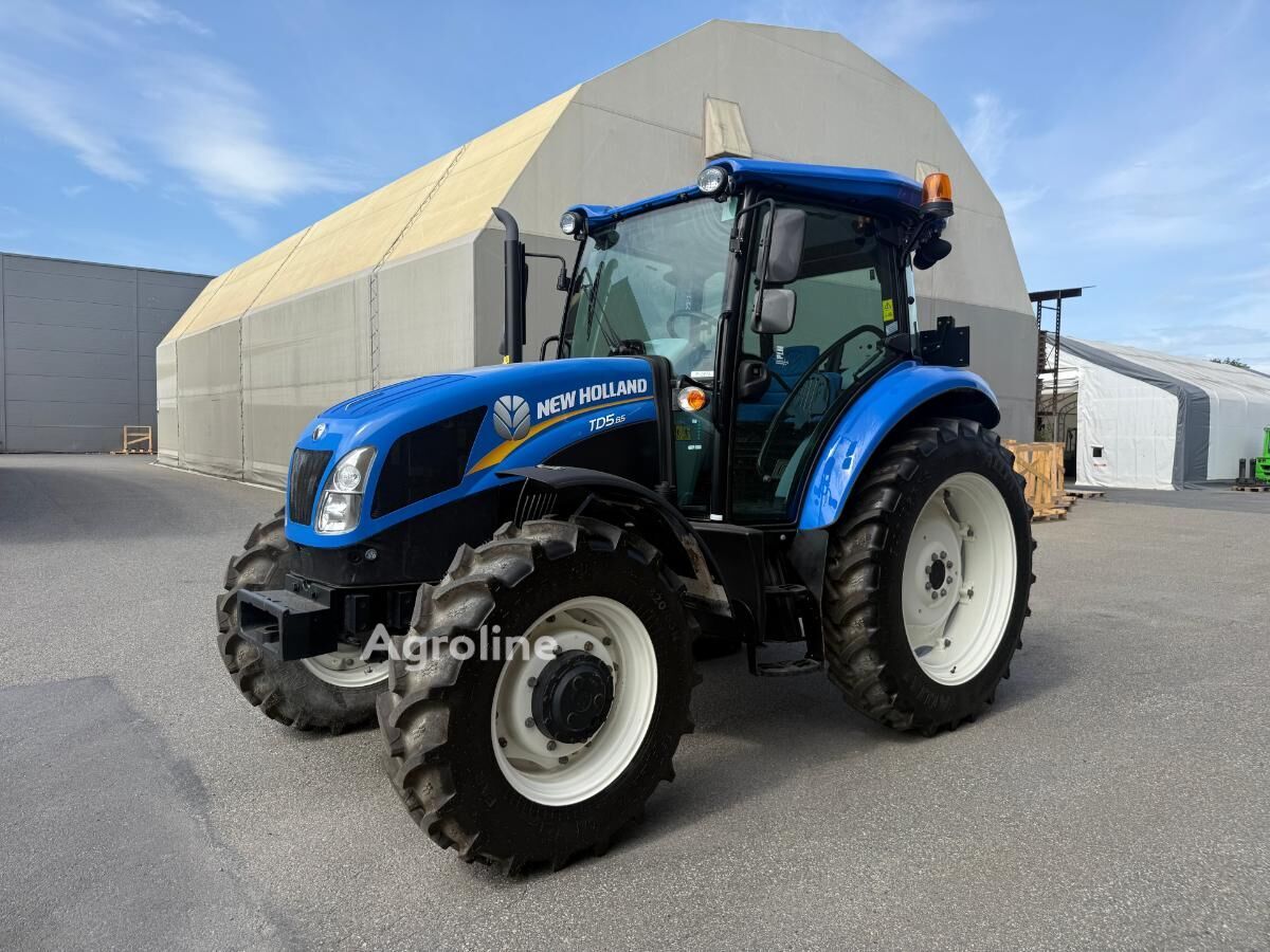 Prodaje se New Holland TD5.85 traktor točkaš na aukciji