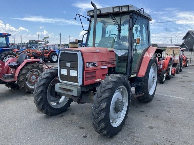 Massey Ferguson TRACTOR(Massey Ferguson) traktor točkaš