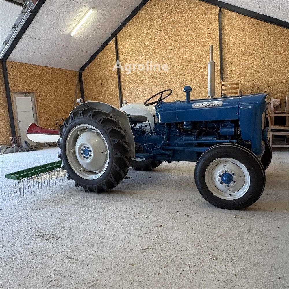 Prodaje se Fordson Super Dexta mini traktor na aukciji