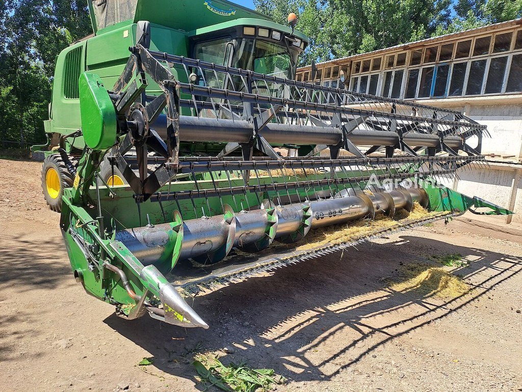 John Deere 622R adapter za žito