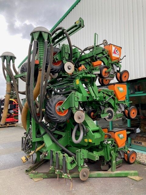 Amazone ED902K mit Fronttank pneumatska precizna sejalica