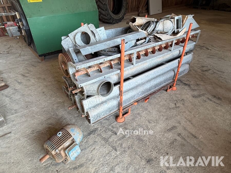 Prodaje se ca 25m pužni transporter za žitarice na aukciji