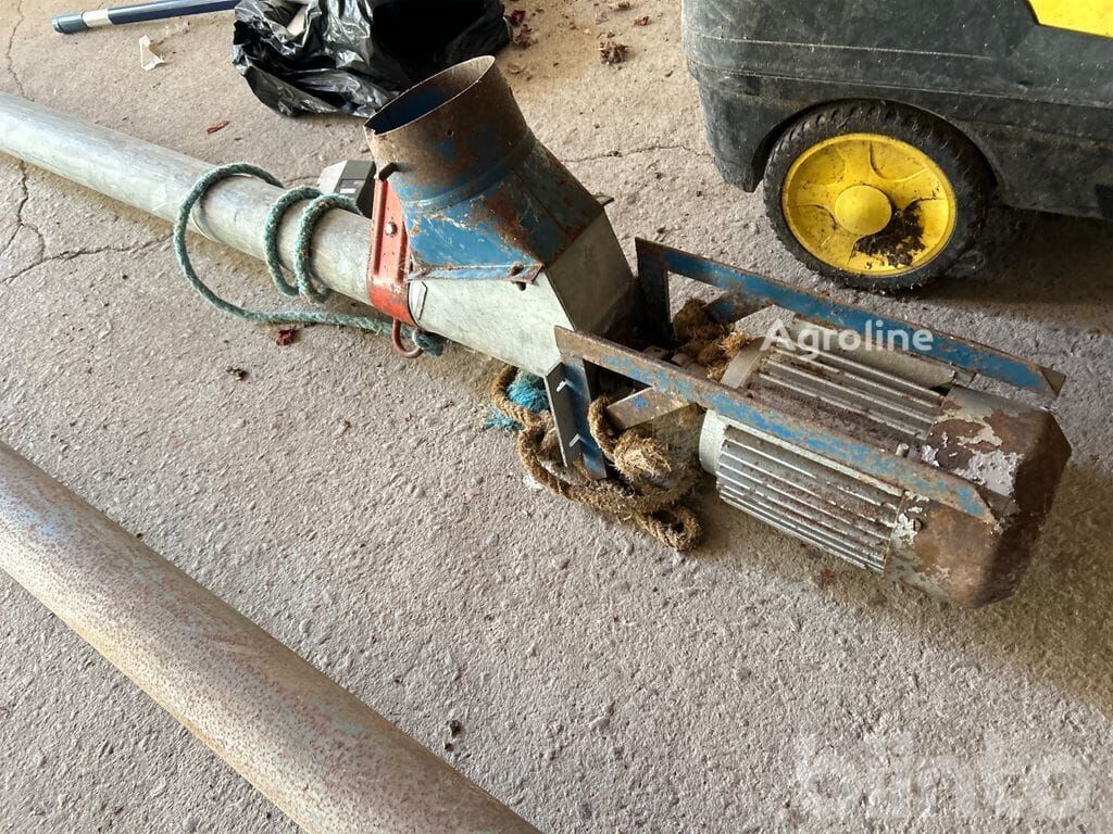 Prodaje se pužni transporter za žitarice na aukciji