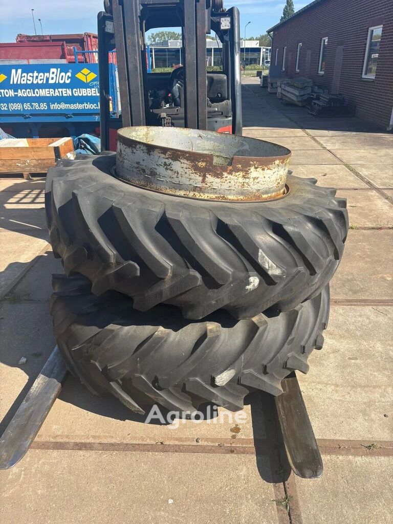 Massey Ferguson 18,4 R38 dubbele montage točak