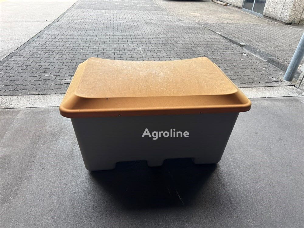 Cemo plastichna kutiјa za skladishteњe / posuda za so 400 litara sa pokloptsem na sharke