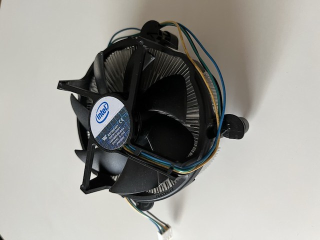 Intel kuler za socket 1366 (130W TDP)