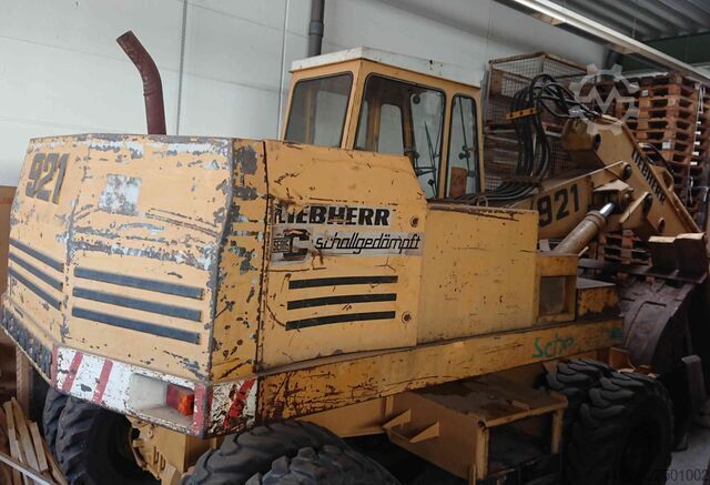 Mobilni bager, građevinske mašine, bager
Liebherr A 921 C