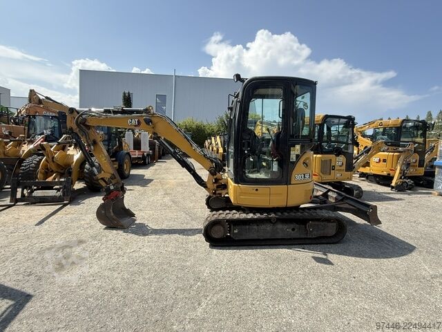 Točkaš bager
Caterpillar 303.5 CR