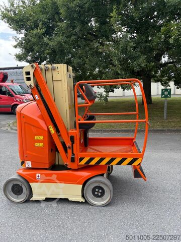 Teleskopska radna platforma
JLG T8E Toucan