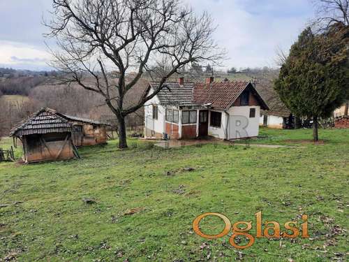 Kuća u Kniću, korisna površina 50 m2, pomoćni objekti, plac površine 3904 m2