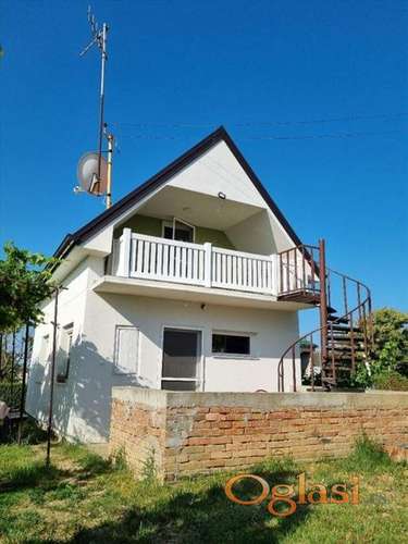 Vikendica Fruska Gora-Vizic 62m2,8.5ari placa