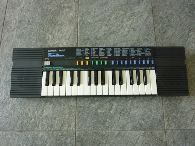 Sintisajzer CASIO SA-20