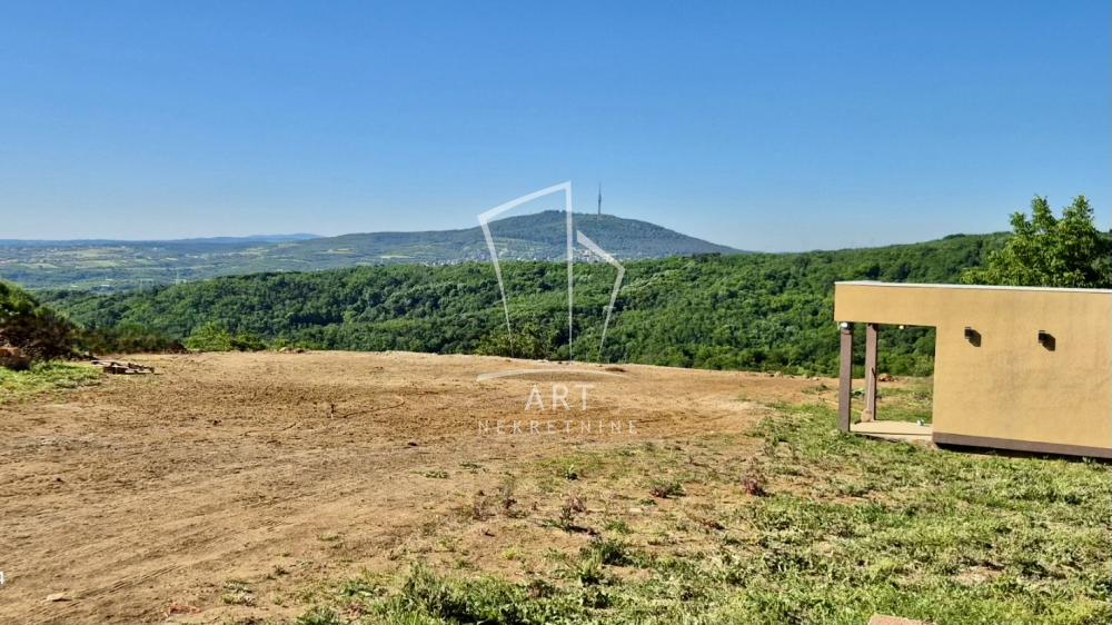 Idealan plac, Kumodraž, 17 ari ID#14407
145.000 €