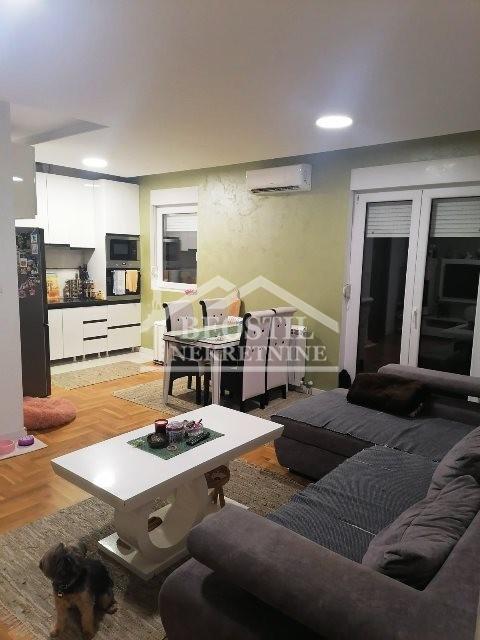 Trosoban stan na Ledinama, 80m2 ID#25581
179.900 €