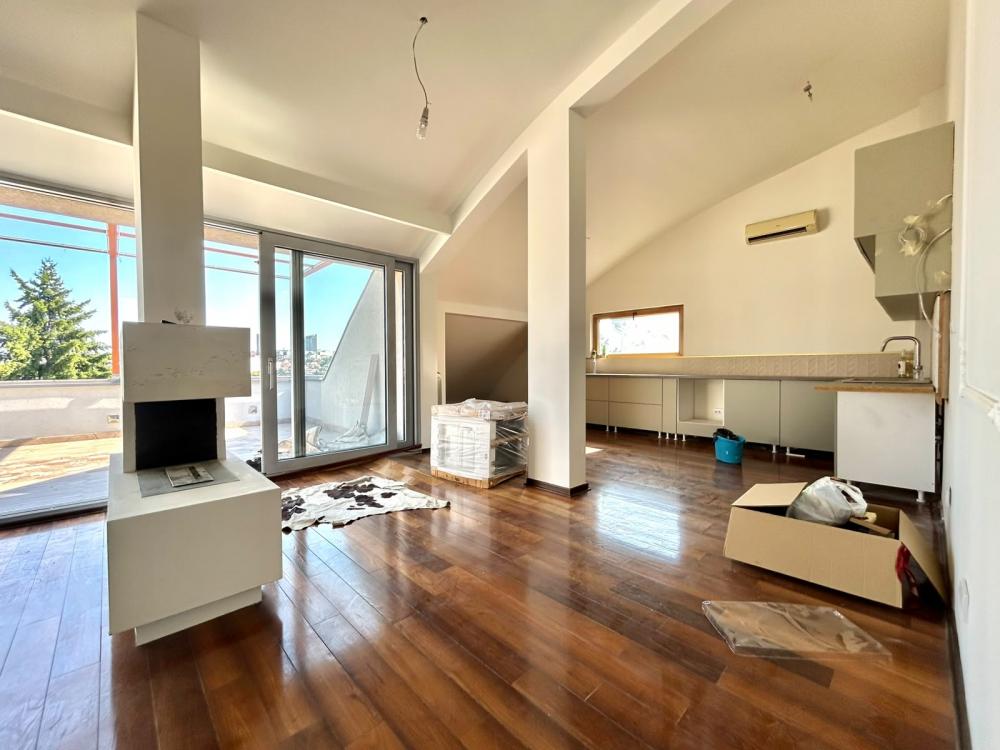 Jedna etaža 187m2 Penthaus-Južni Bulevar ID#2858
584.900 €