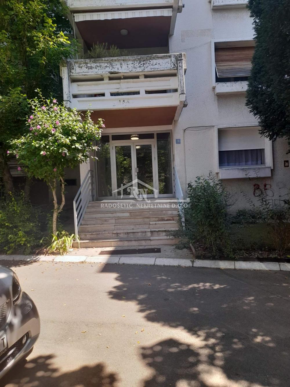 Banovo brdo, Beogradskog bataljona, 150m2, T+L ID#1693
495.000 €