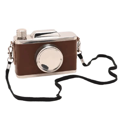 Pljoska - Harvey Makin, Camera