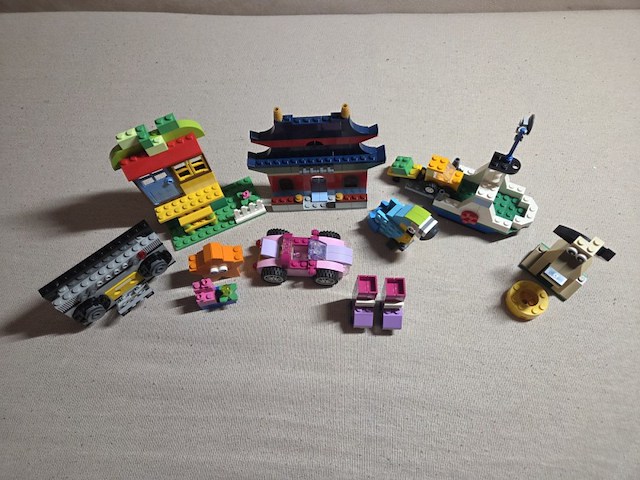 LEGO Classic 10702 Creative Building Set