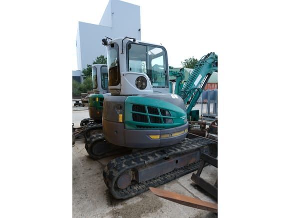 Prodaje se New Holland E50.2SR mini bager na aukciji