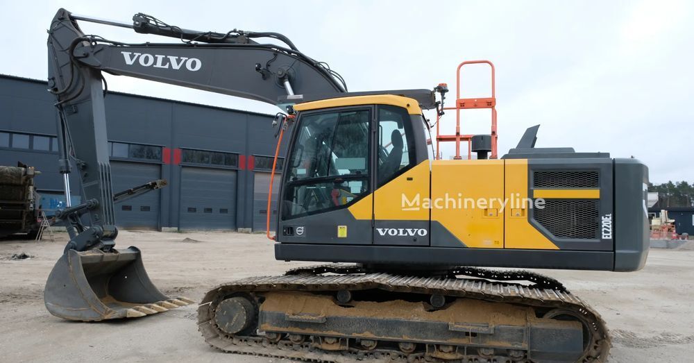 Volvo EC220E bager guseničar