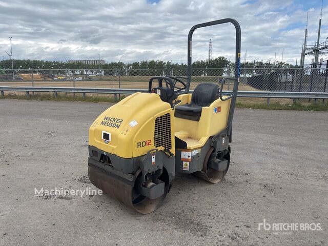 Prodaje se Wacker Neuson RD12A mali valjak na aukciji