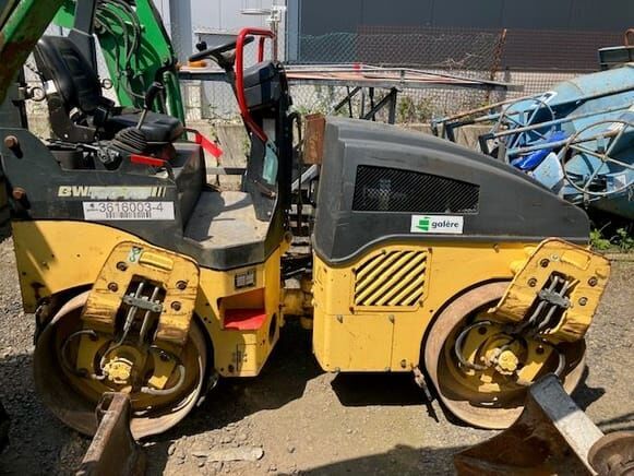 Prodaje se BOMAG BW120AD-4 mali valjak na aukciji